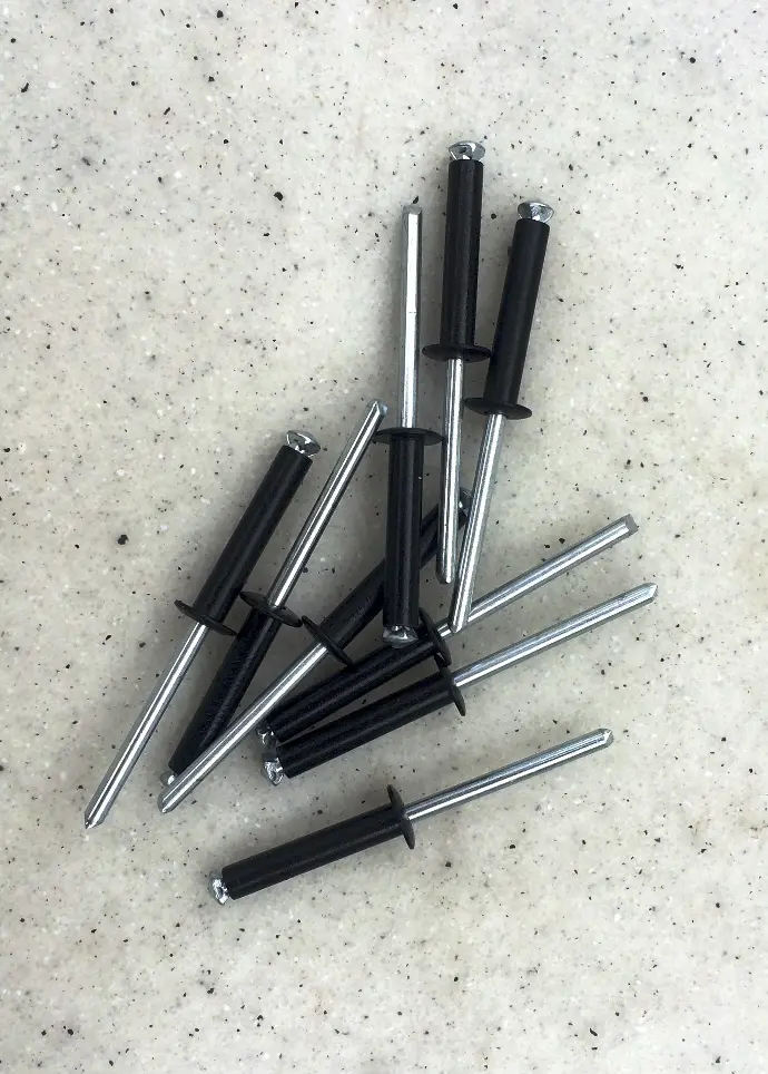 Hou Rivets | Katakanu